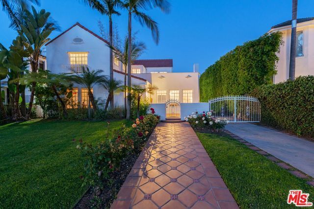 Christi Moore, Real Estate Agent - Compass